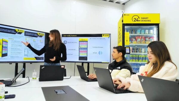 Smart Cooler Vending Machines - HAHA AI Combo Smart Vending Machine